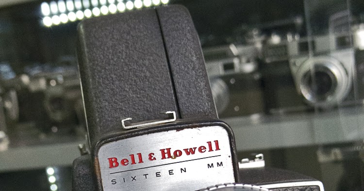 ORPHO: Old glorious movie cameras: Bell & Howell 240 sixteen millimeters