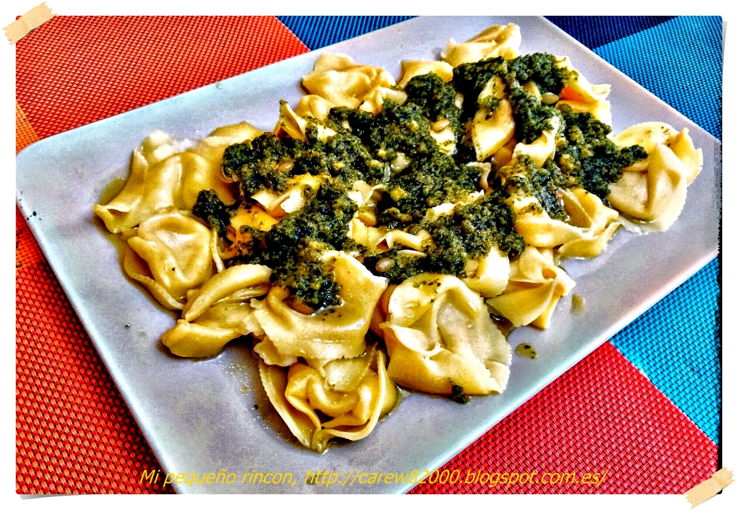 Mi pequeño rincon: Tortellini de trufa blanca y queso con salsa pesto
