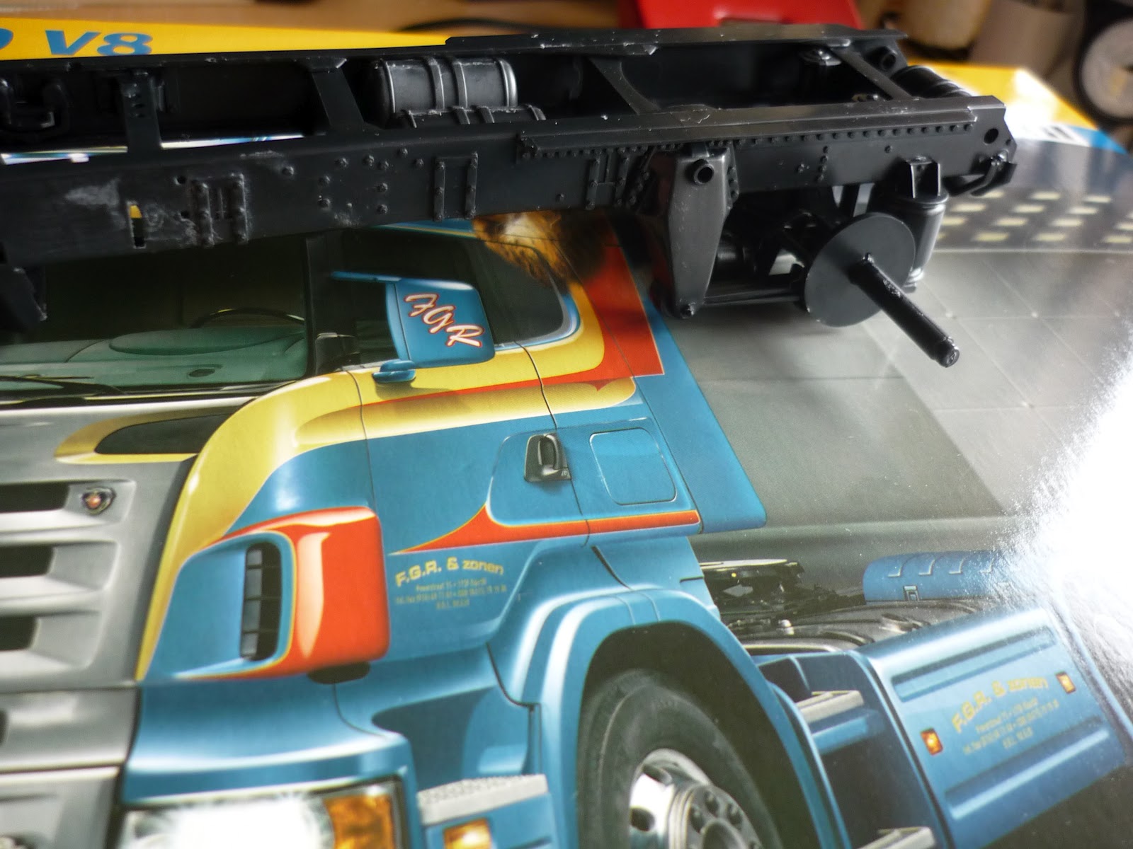 trucking write: Building a Scania V8 R500 - Part 2. Suspension, drive axle