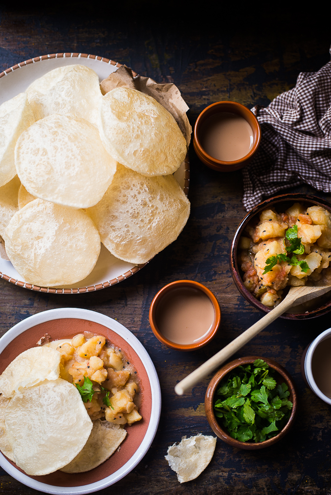 Mix and Stir: Luchi - Sada Alur Tarkari ( Aloo Charchari )