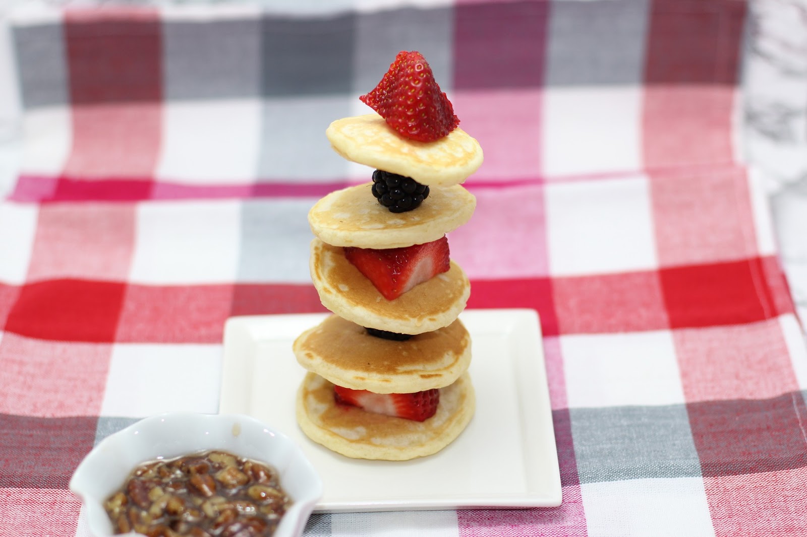 Michelle's Tasty Creations: Pancake & Fruit Kabobs and a Kizmos Giveaway