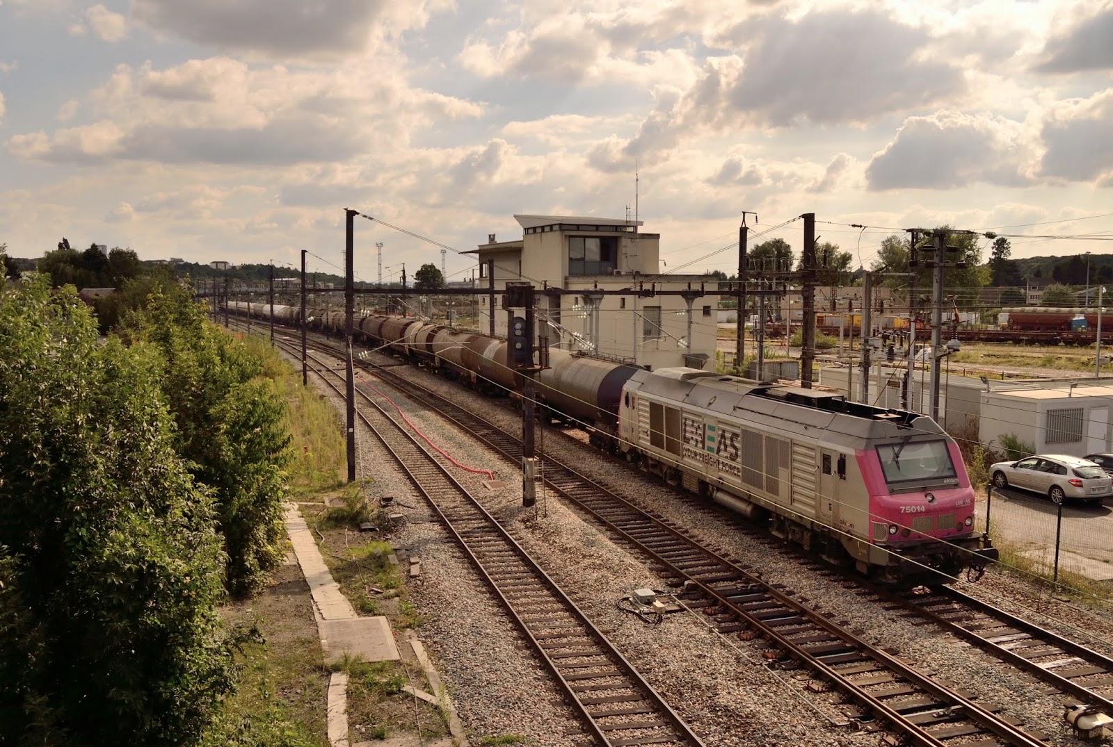 LA PASSION DU TRAIN: à Creil , quelques circulations en Août 2018