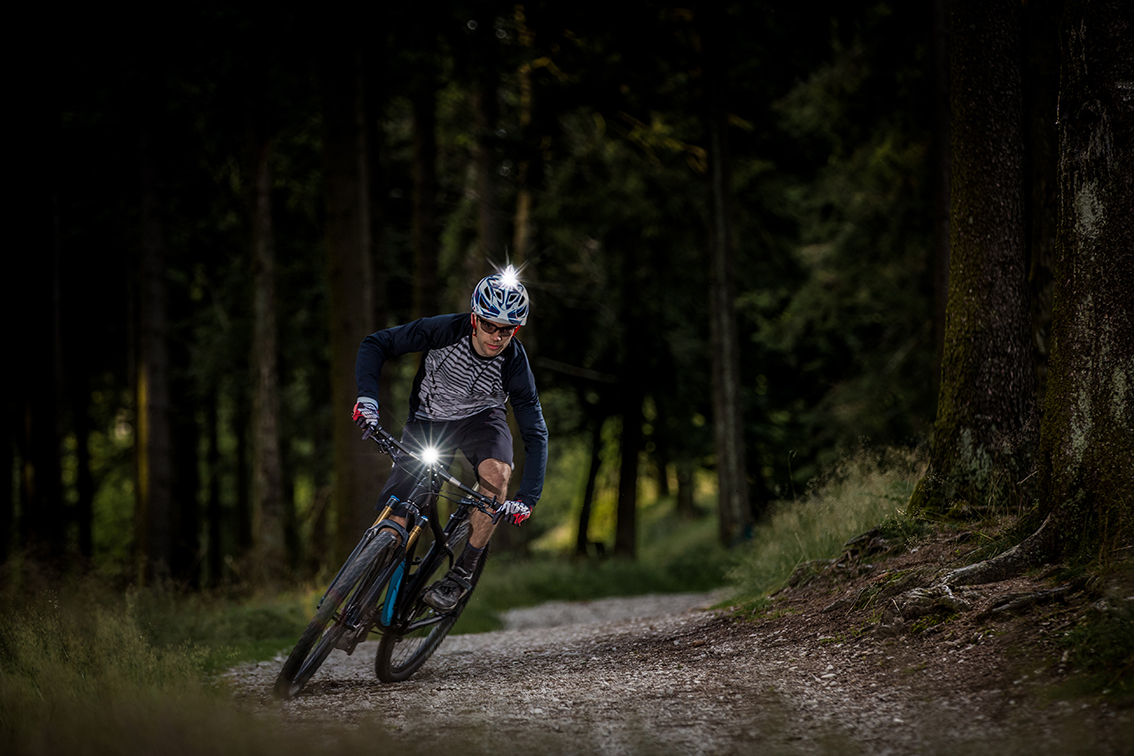 Sigma Buster 300, el nuevo faro de la marca alemana ~ Ultimate Bikes ...