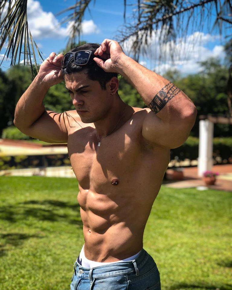the beauty of male muscle: Felipe