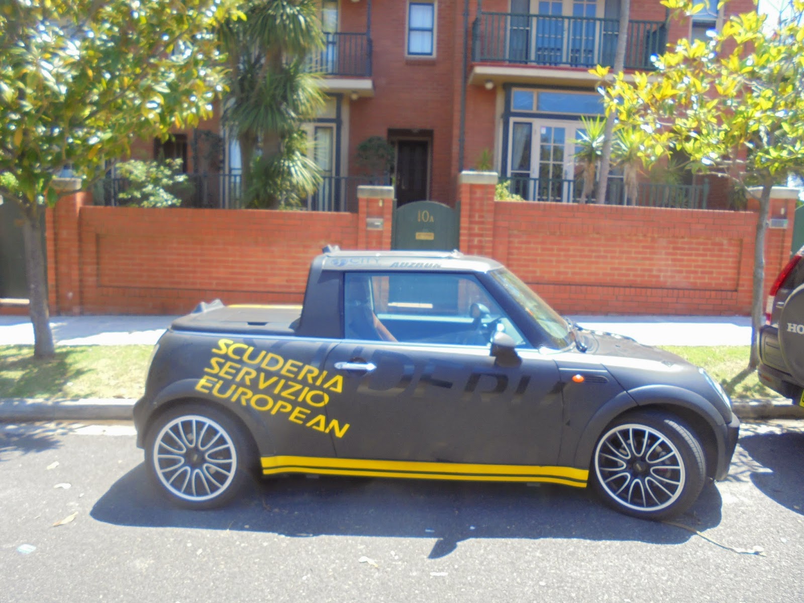 Aussie Old Parked Cars: 2006 Mini Ute (R50)