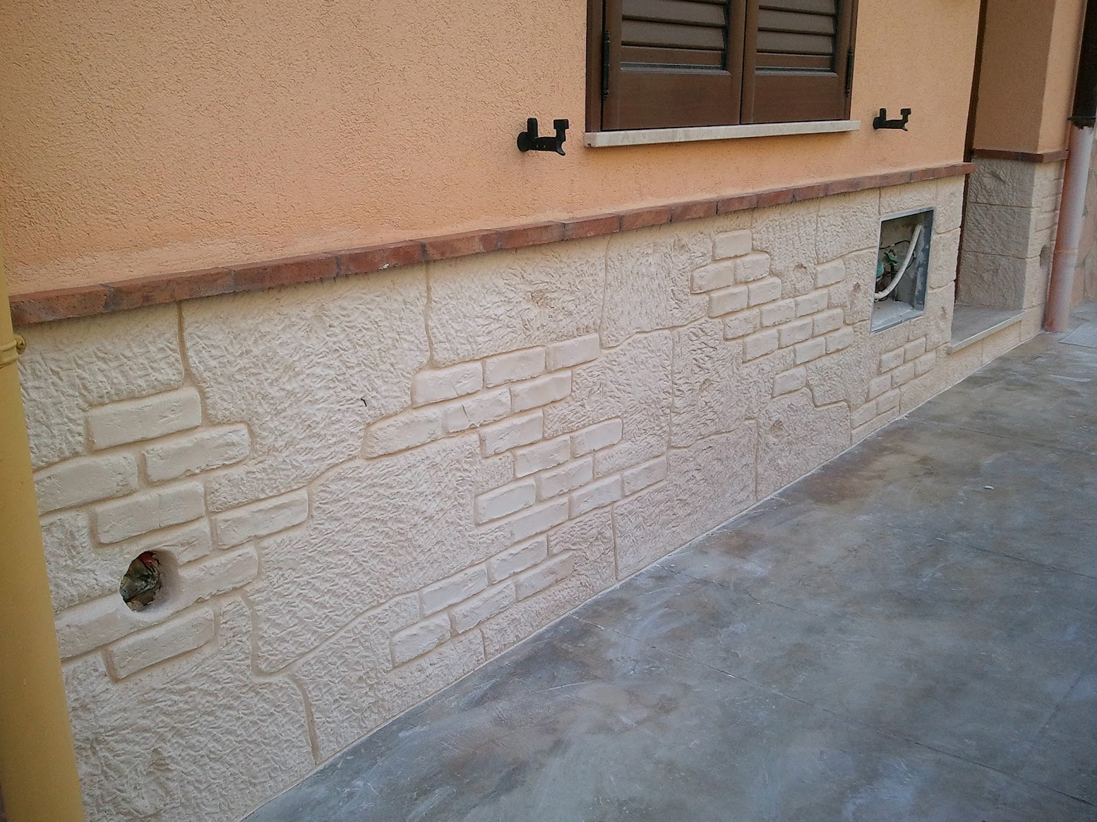 i miei lavori di intonaco stampato e pietra naturale: banconata ...