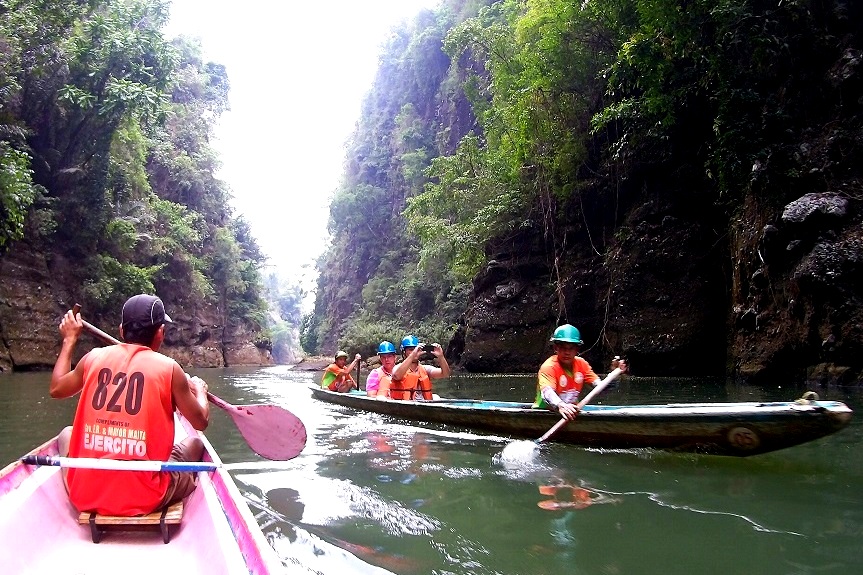 Smart Backpacker: Shooting the Rapids in Pagsanjan Falls