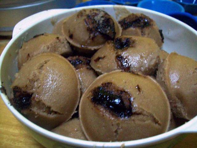 Lasug-lasog na Melon: Reign's Chocolate Puto