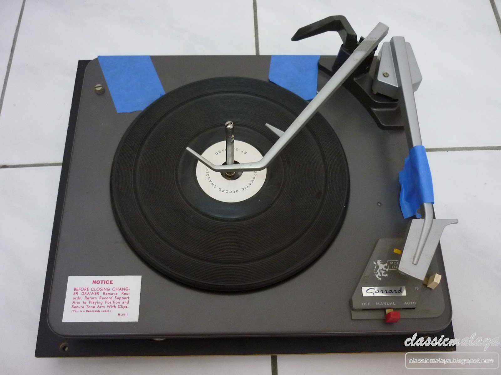 classicmalaya: Garrard Turntable Model 1000
