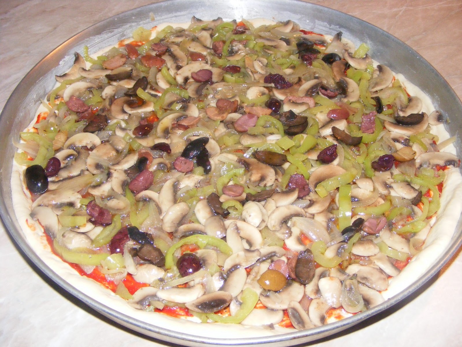 Pizza cu legume Retete Pizza De Post | Preparatedevis.ro