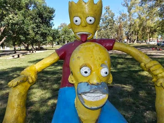 Productos sin licencia de Los Simpson que te aterrarán - Brosbit