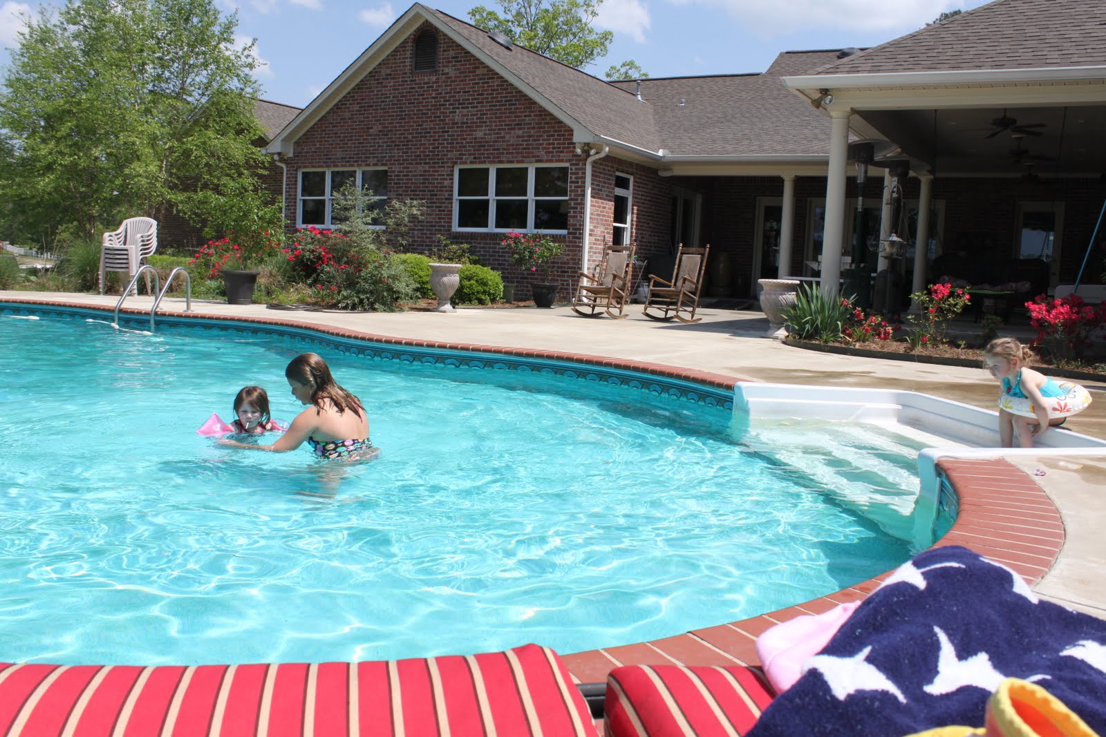 Mojoy: Swimming in April!