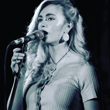 Here Comes The Flood: Sara Ryan: raising funds for her debut album