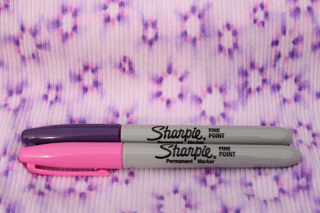 Crown Hill: DIY: Sharpie Tie Dye