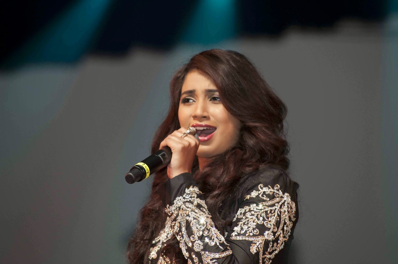 Shreya Ghoshal Beautiful Stylish Photos, Pictures - All Celebrity Profile