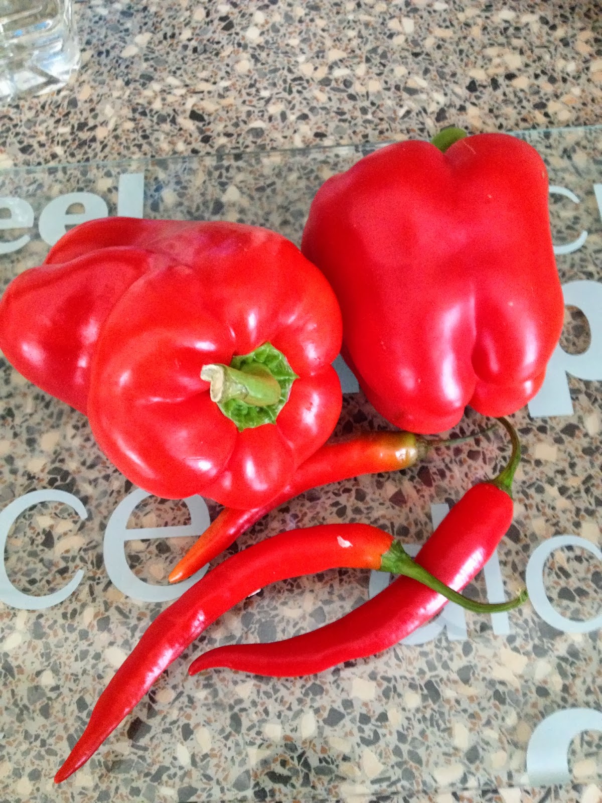 kiymetligunler: Aci biber receli