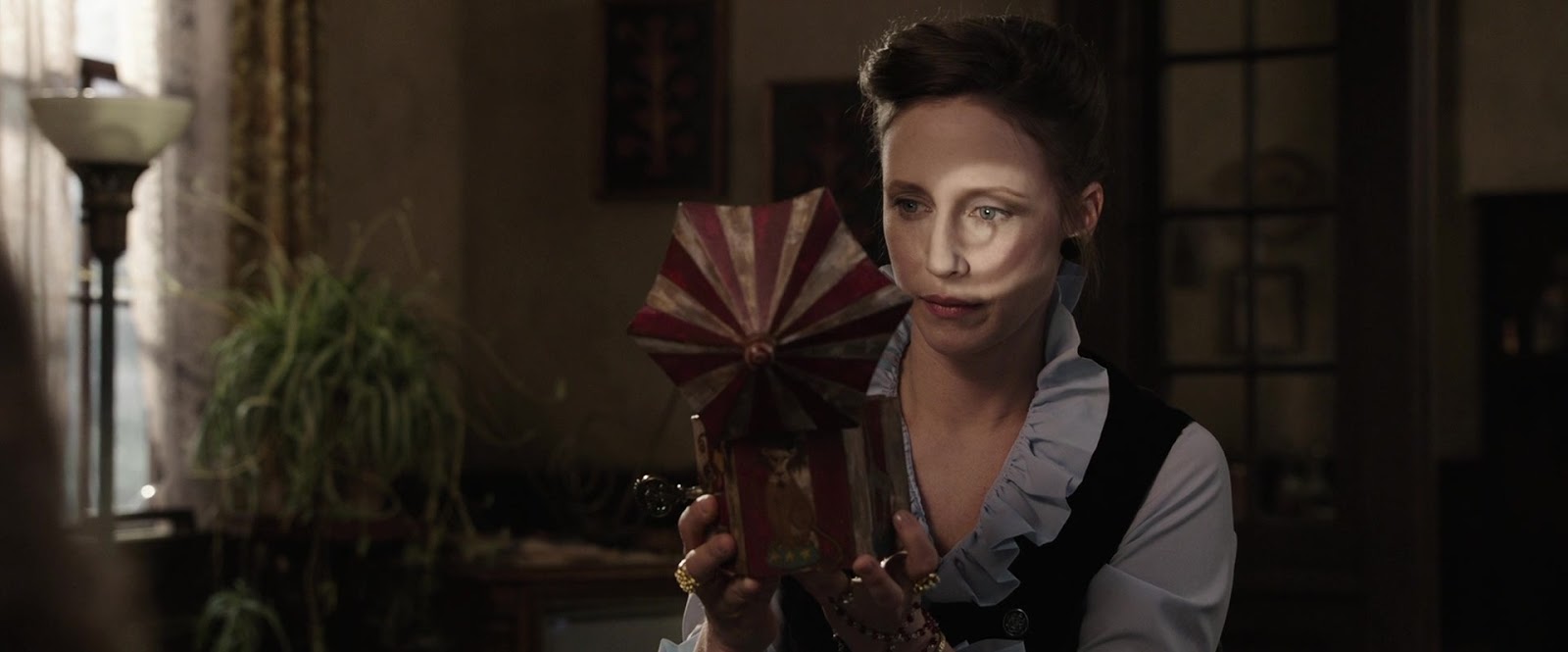 The Cathode Ray Mission: Screenshots: The Conjuring (2013)