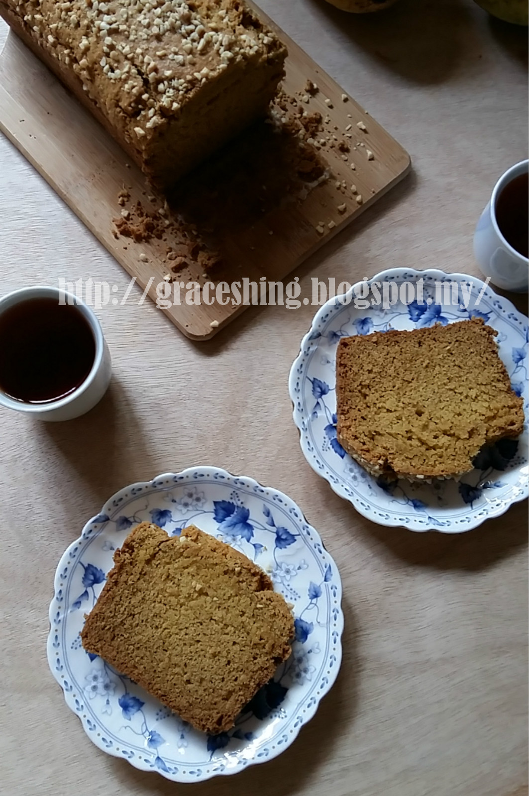 Grace's Blog 欣语心情: 芒果核桃蛋糕 Mango Walnut Cake