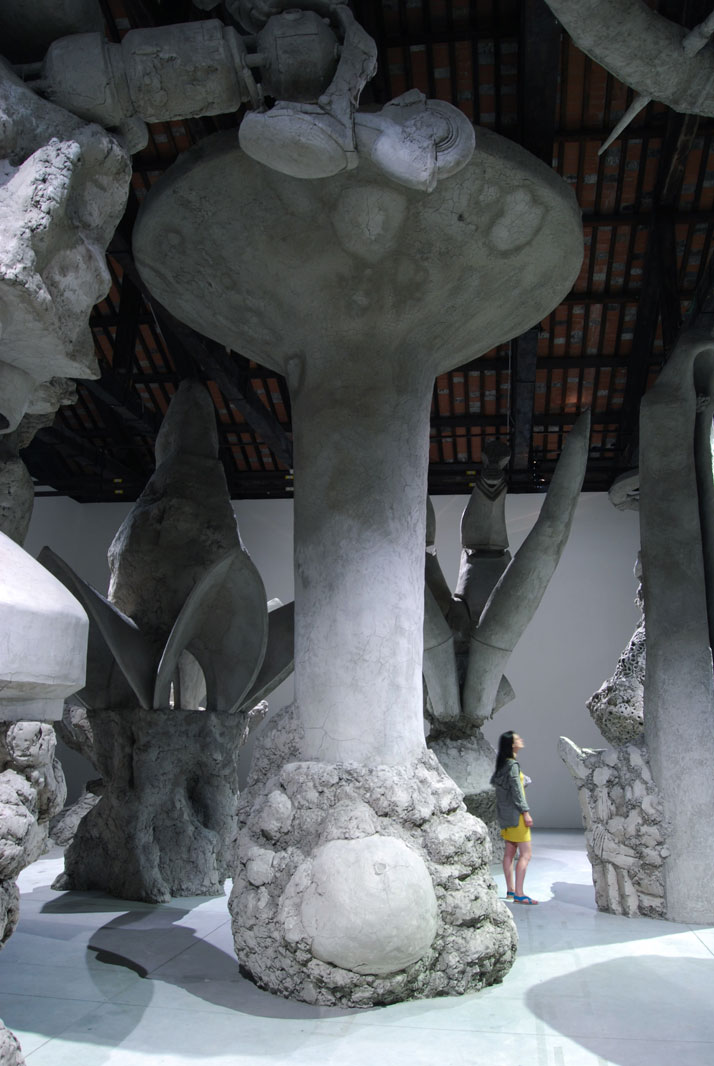 paradis express: Adrián Villar Rojas