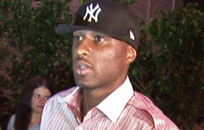 Lamar Odom now breathing on his own