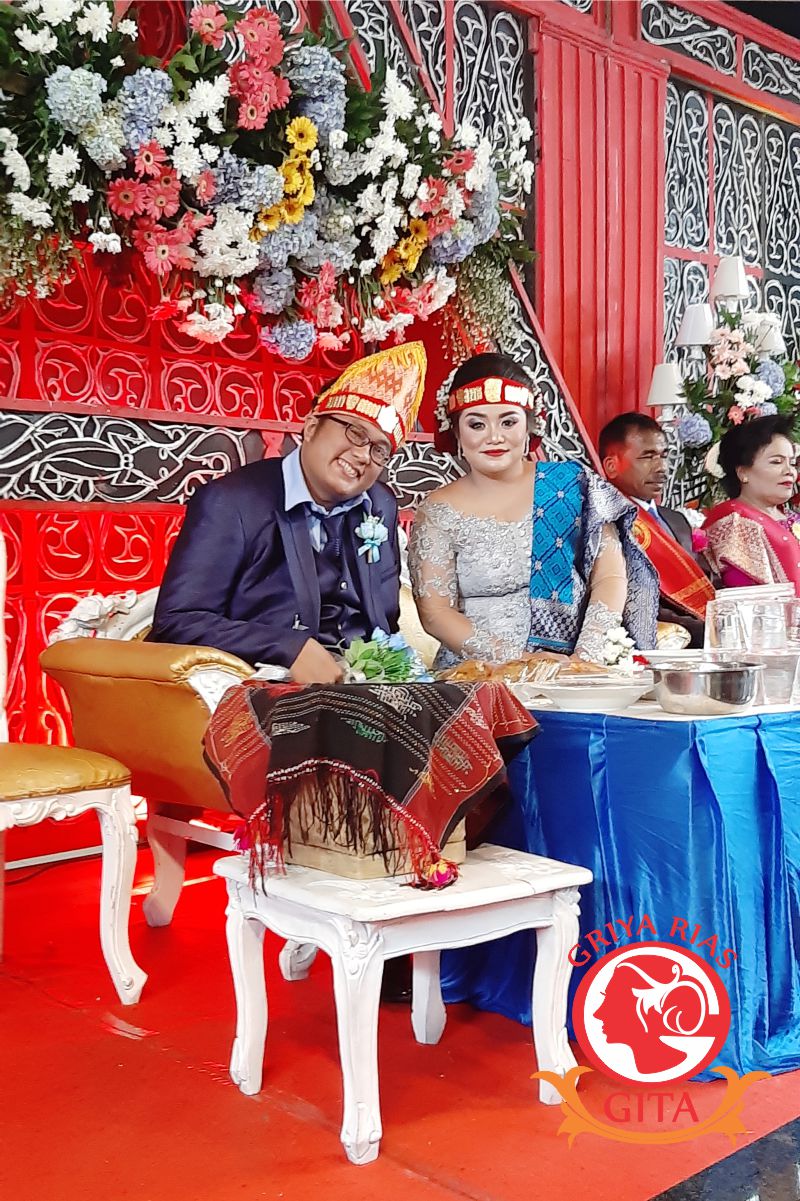 HARGA PAKET MAKEUP SANGGUL RIAS PENGANTIN BATAK DI JAKARTA BOGOR