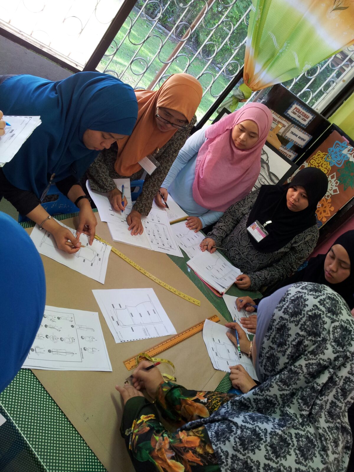 APA ADA @BPL?: Kelas Jahitan Di Sekolah Rendah Muda Hashim Tutong ...