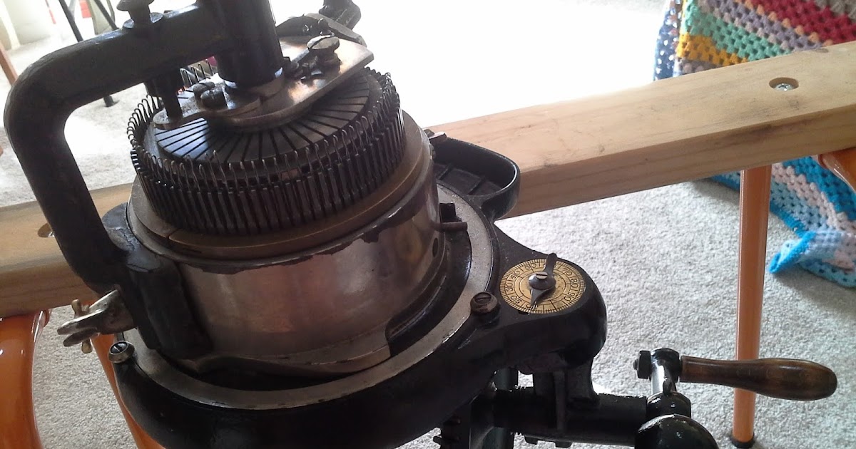 Ozlorna's Knitting Blog: The Modern Victoria Automatic Knitter (aka CSM)