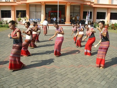 Tarian Daerah Nusa Tenggara Timur - Tari Bidu Hodi Hakdaur - Budaya ...