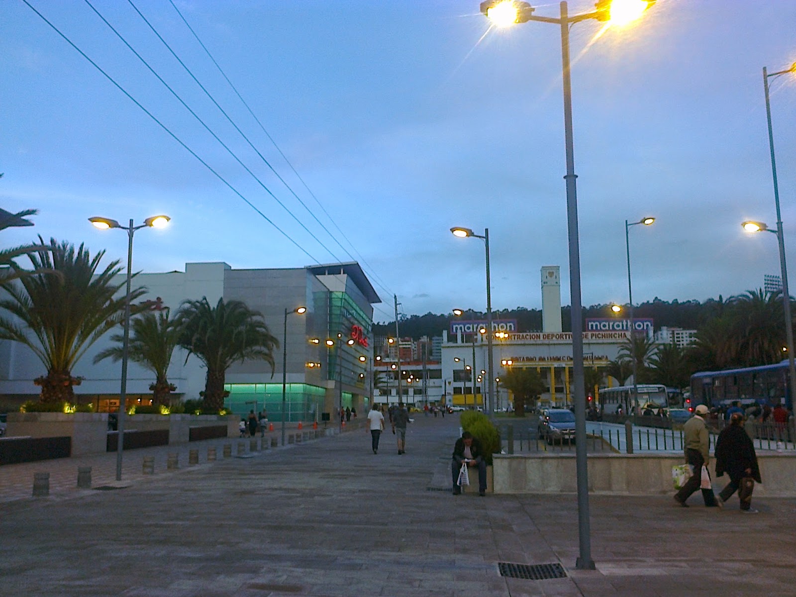 Centros Comerciales en Quito - Quicentro Shopping (Norte, Naciones Unidas)