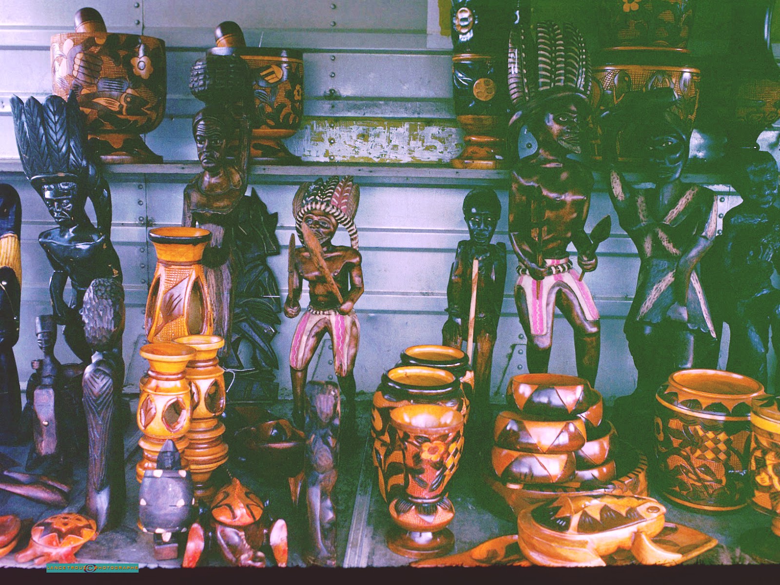 Puerto Rico 76: Artistic wood carvings