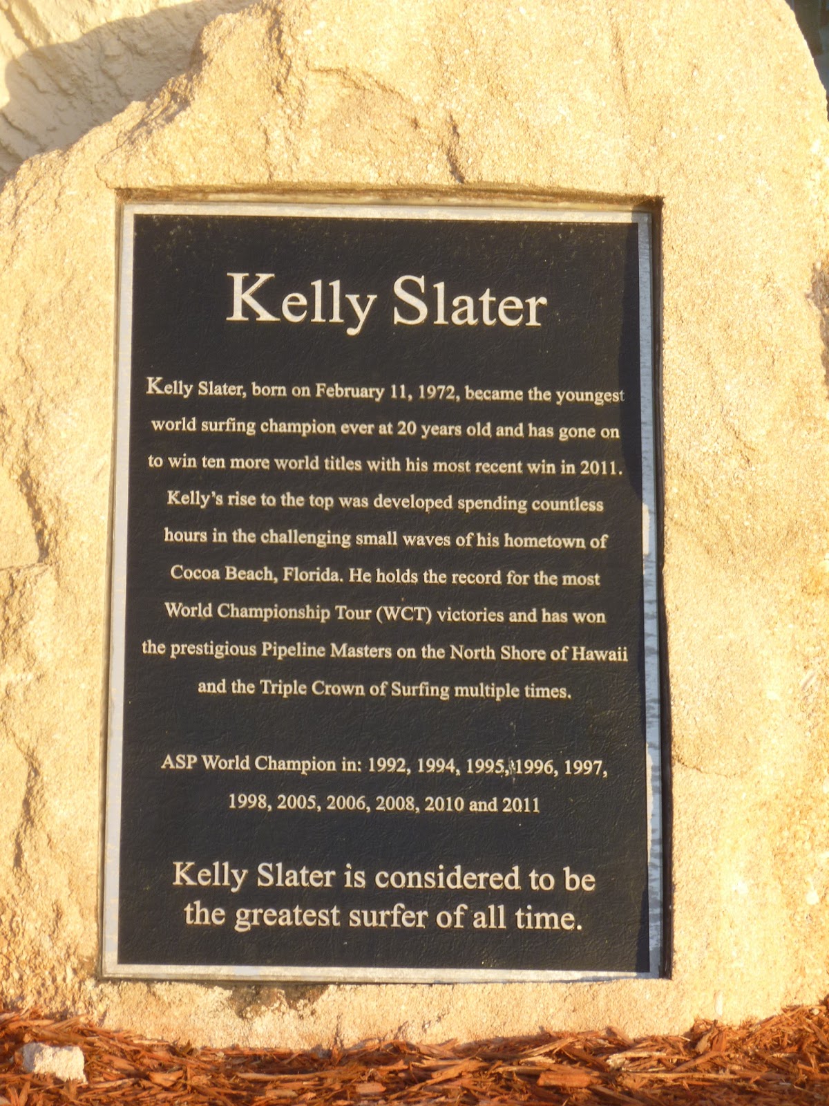 Photo-ops: Statue of Living Person: Robert Kelly Slater - Cocoa beach, FL