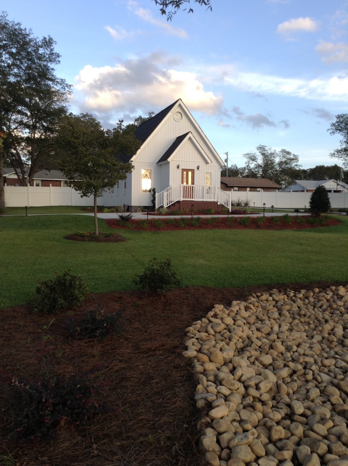 The Chapel Of Santa Claus, Georgia: Photos Of The Chapel & Garden