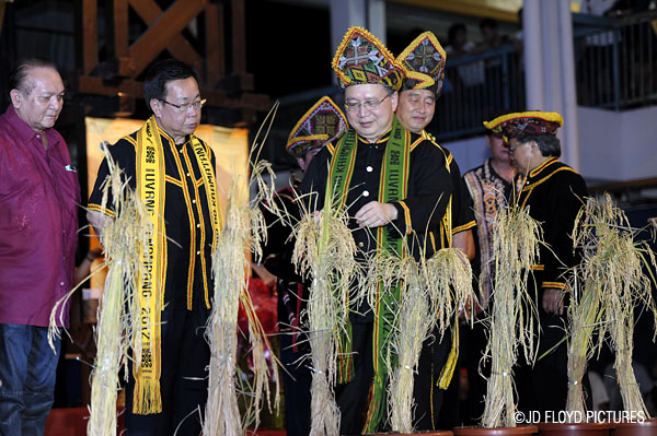 JD.floyd pictures: Penampang Harvest Festival 2012