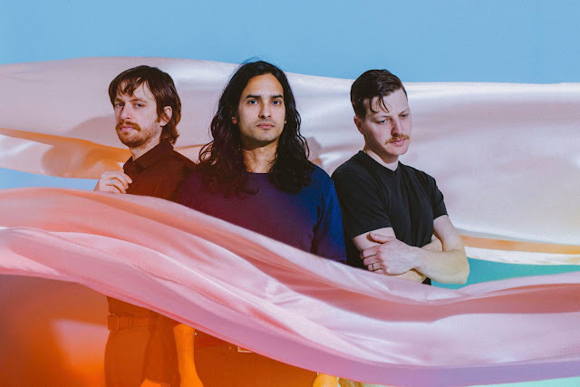 Psicodelia popular el nuevo visual de Yeasayer