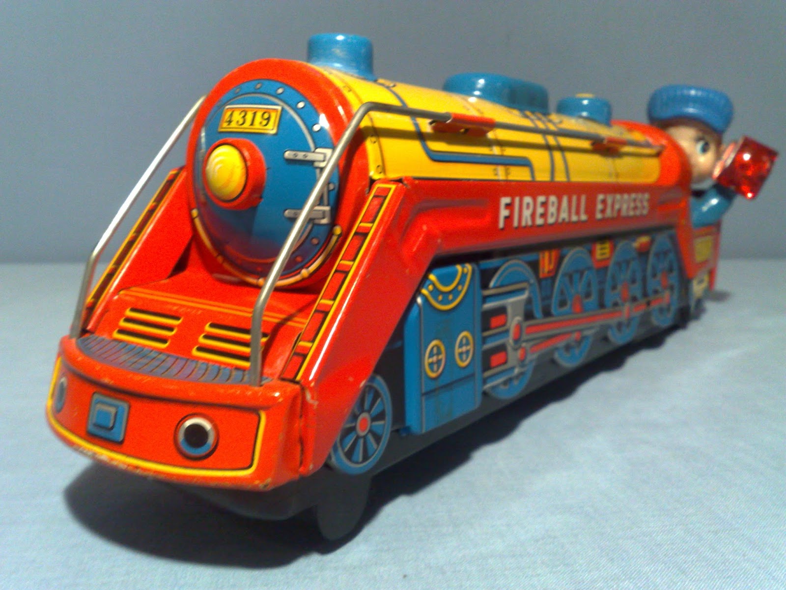 TOM's TECH TOYS: TRAINS LOCOMOTIVES