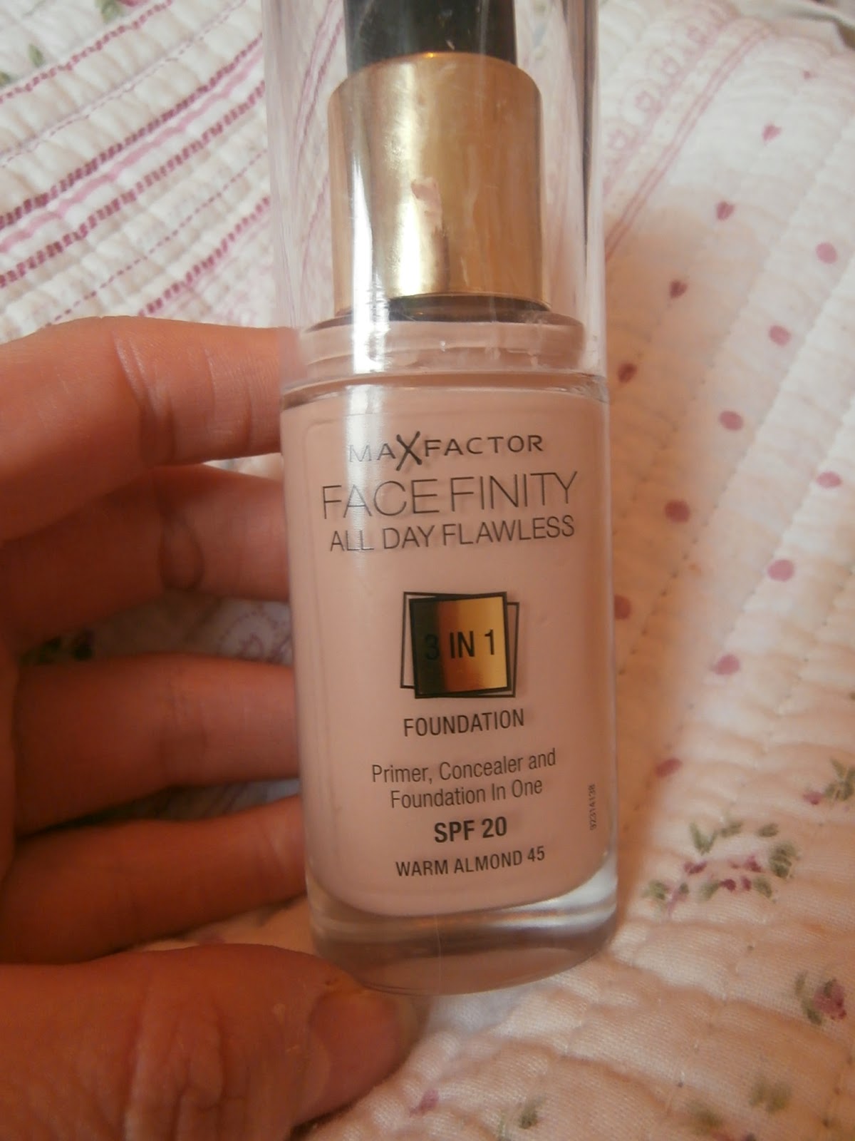 RosannaKatie: Max Factor Face Finity All Day Flawless 3 in 1 foundation