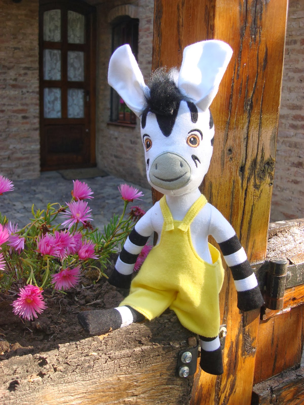 Laras INC peluches: Zou 46 cm la Cebrita y su amiga Elzee muñecos ...