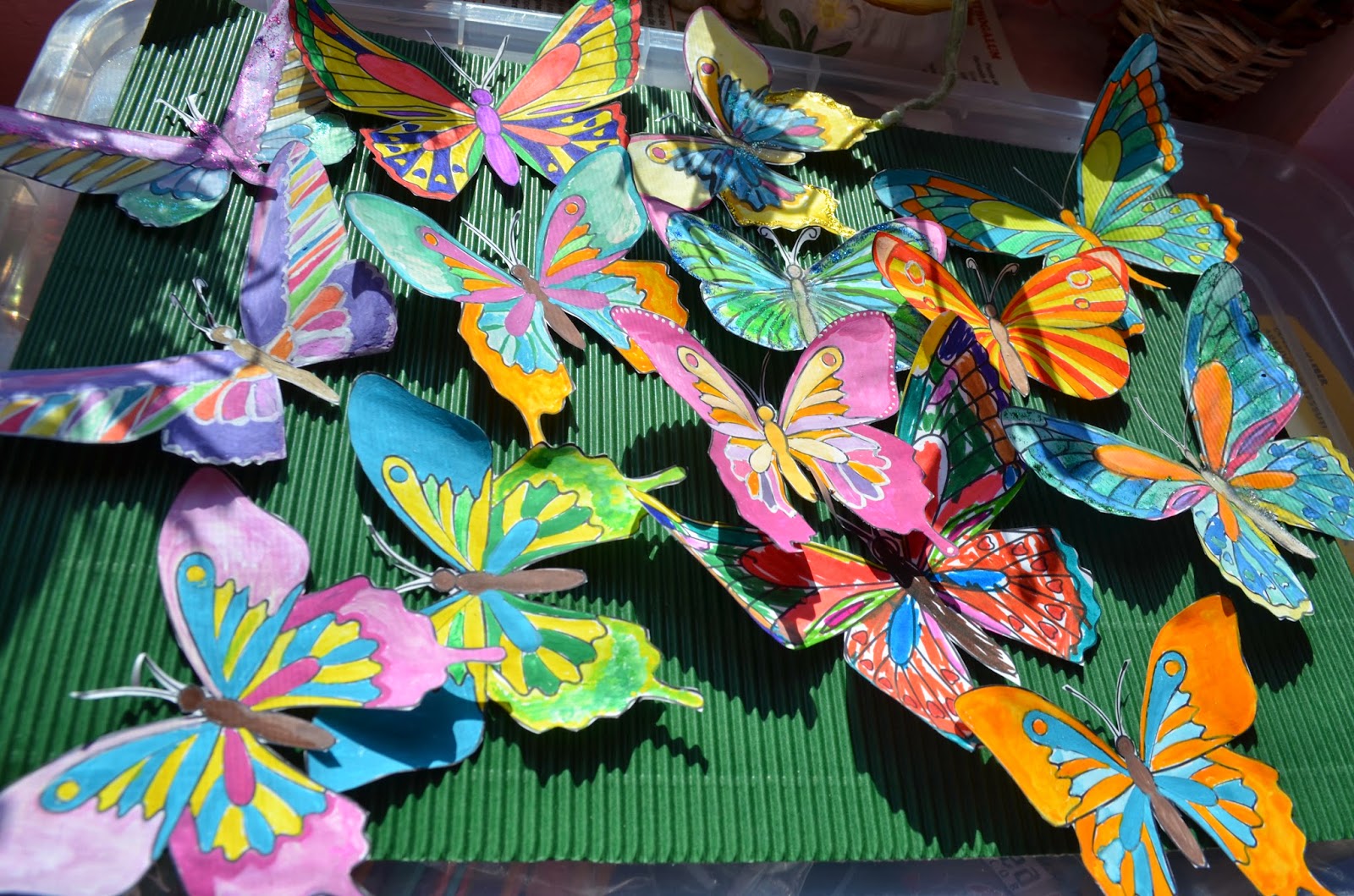 Cuvinte-picaturi de suflet: Fluturi, fluturasi colorati -pregătim ...