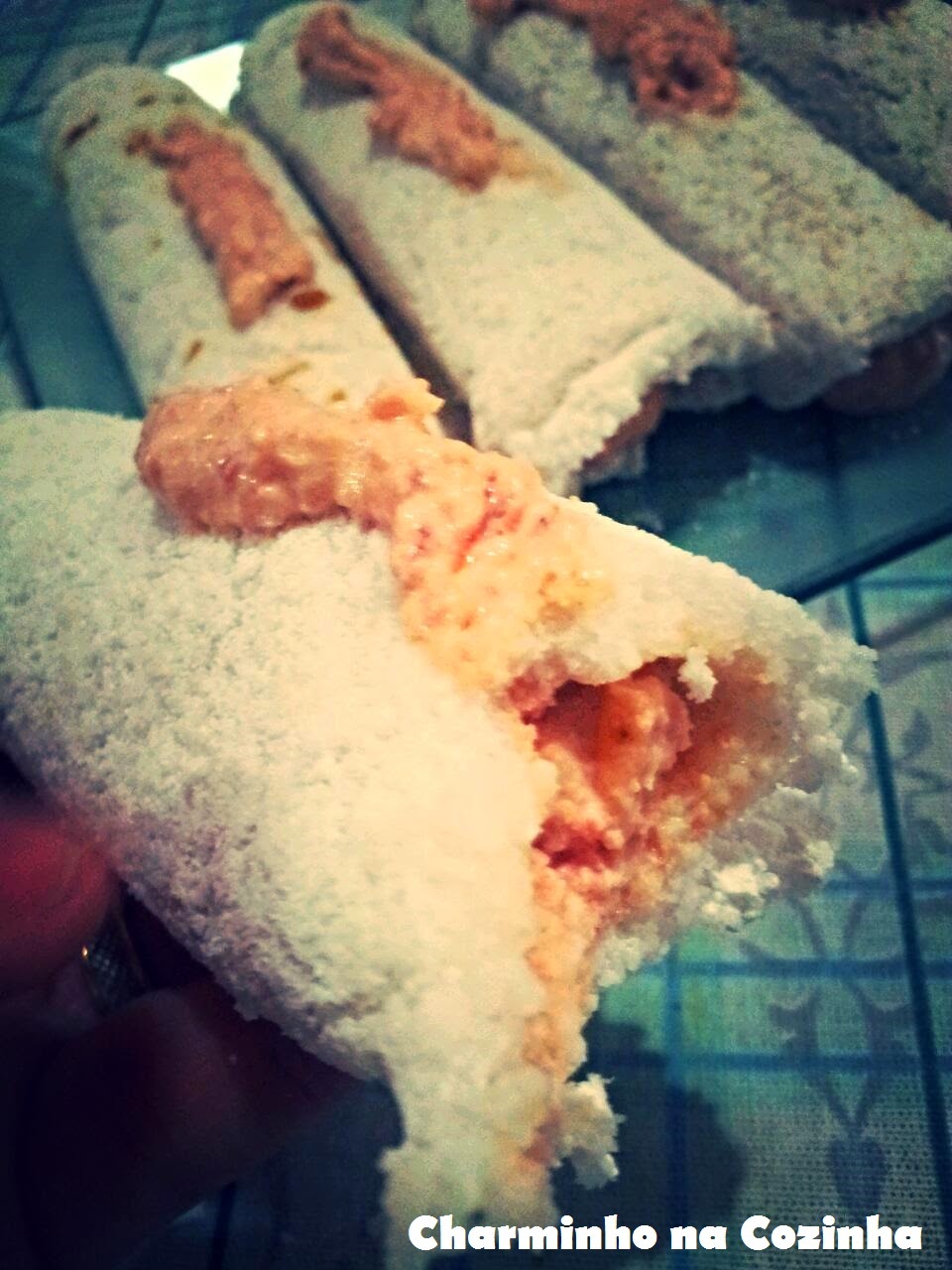 Tapioca recheada com patê de calabresa