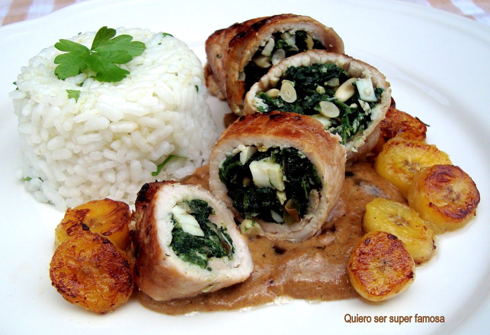 QUIERO SER SÚPER FAMOSA: Lomo enrollado al curry, con plátano y arroz