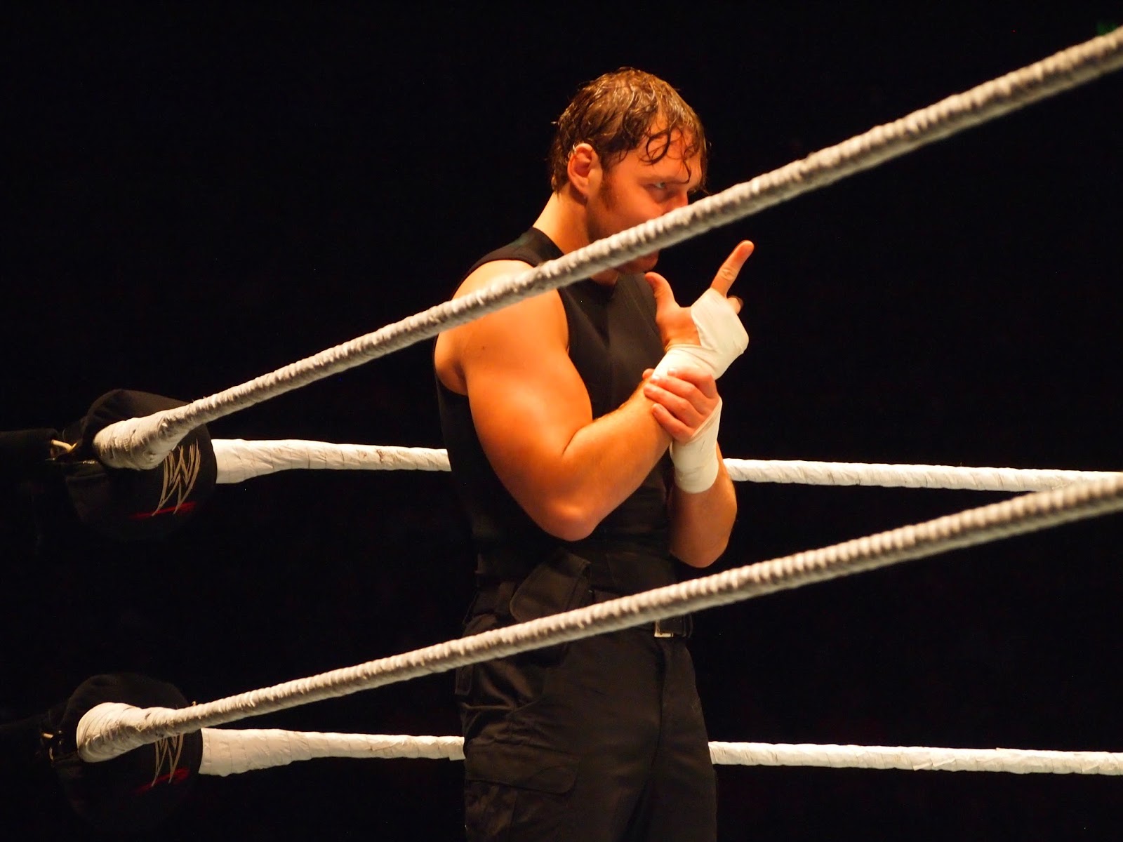 Fruitless Pursuits: WWE Raw Powerslams Perth