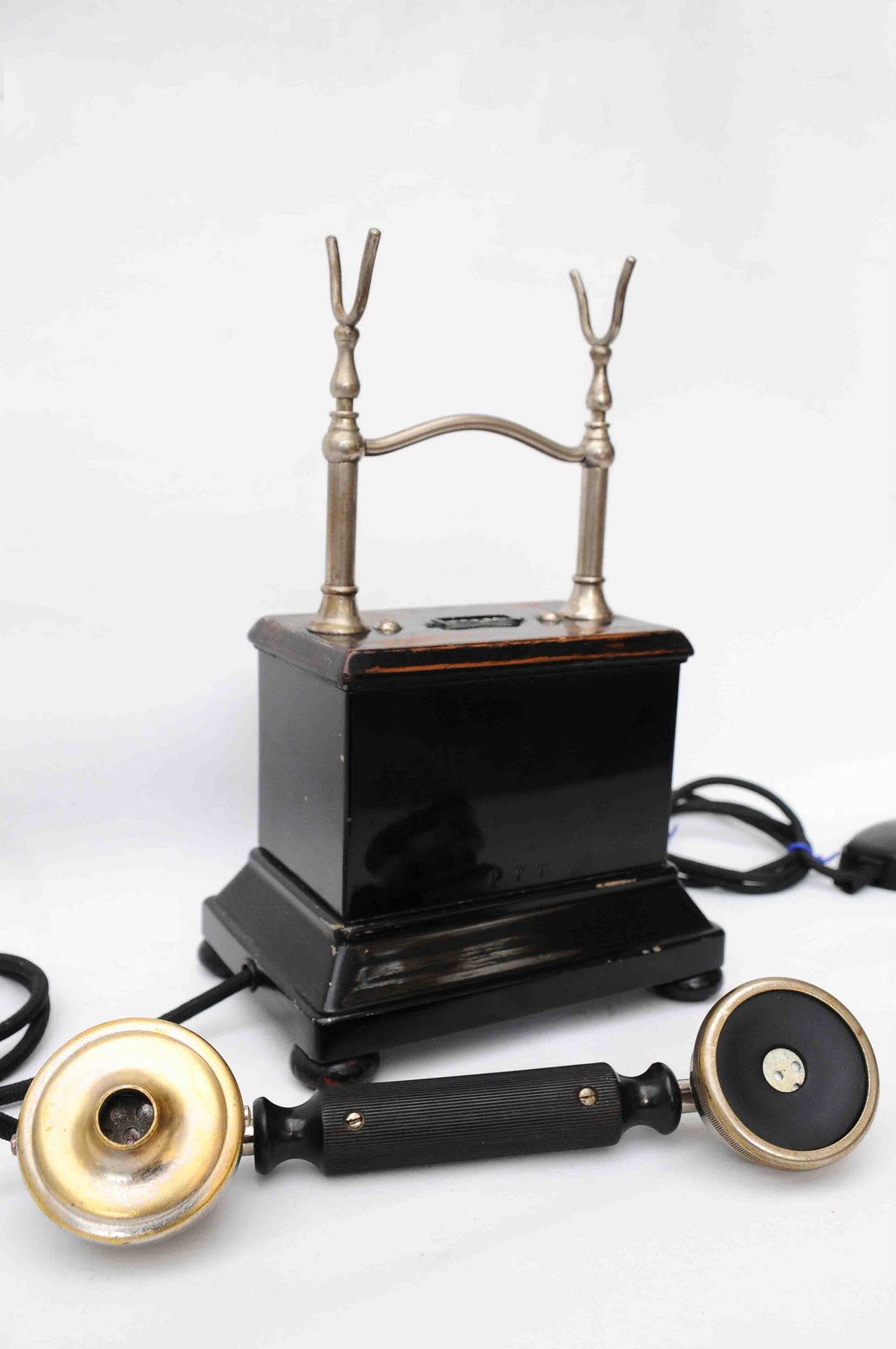 Old Vintage Gallery: Telephone Meja Classic Antik "MFG Co"