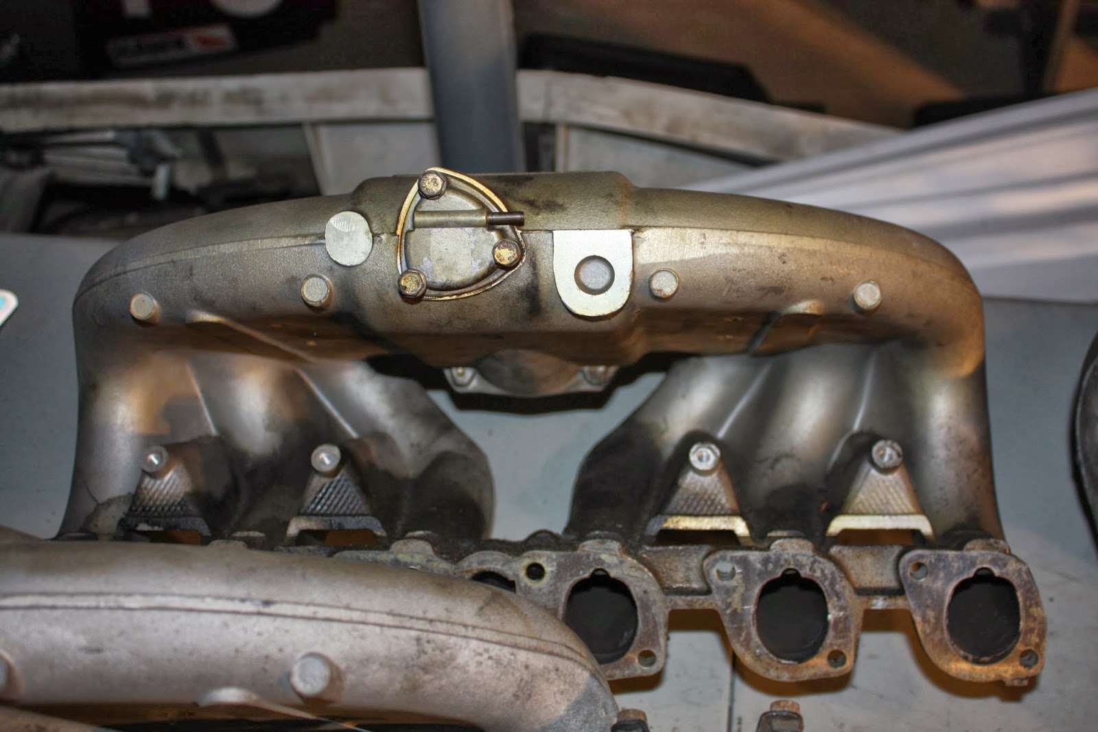 KrEvCon BMW Parts: E30 "i" Intake Manifolds