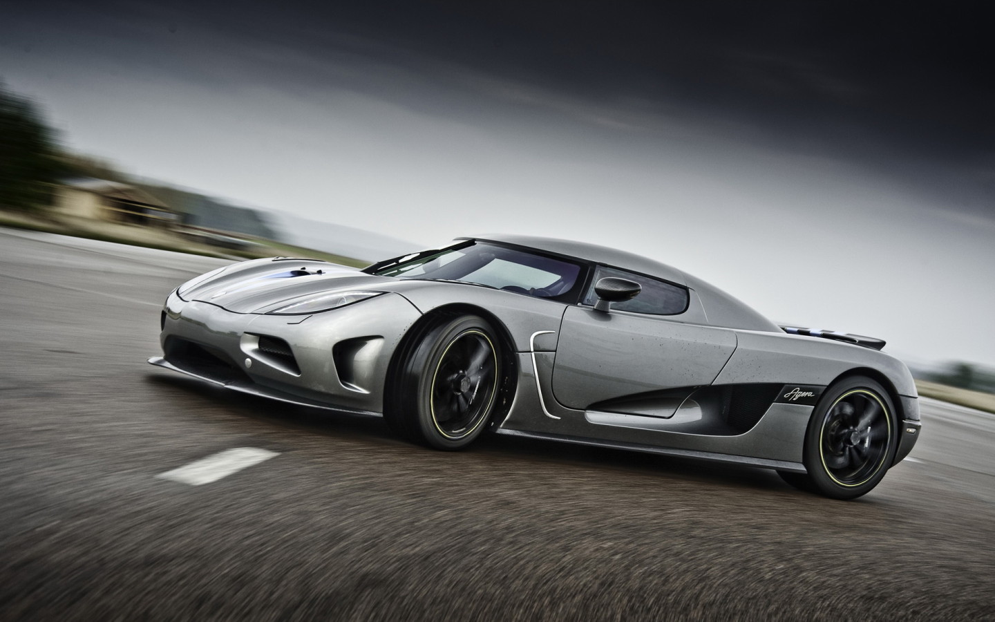 Record Cars: Koenigsegg