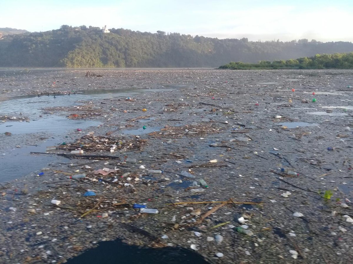 240 camionadas de basura llegan al Lago de Amatitlán luego de la lluvia ...