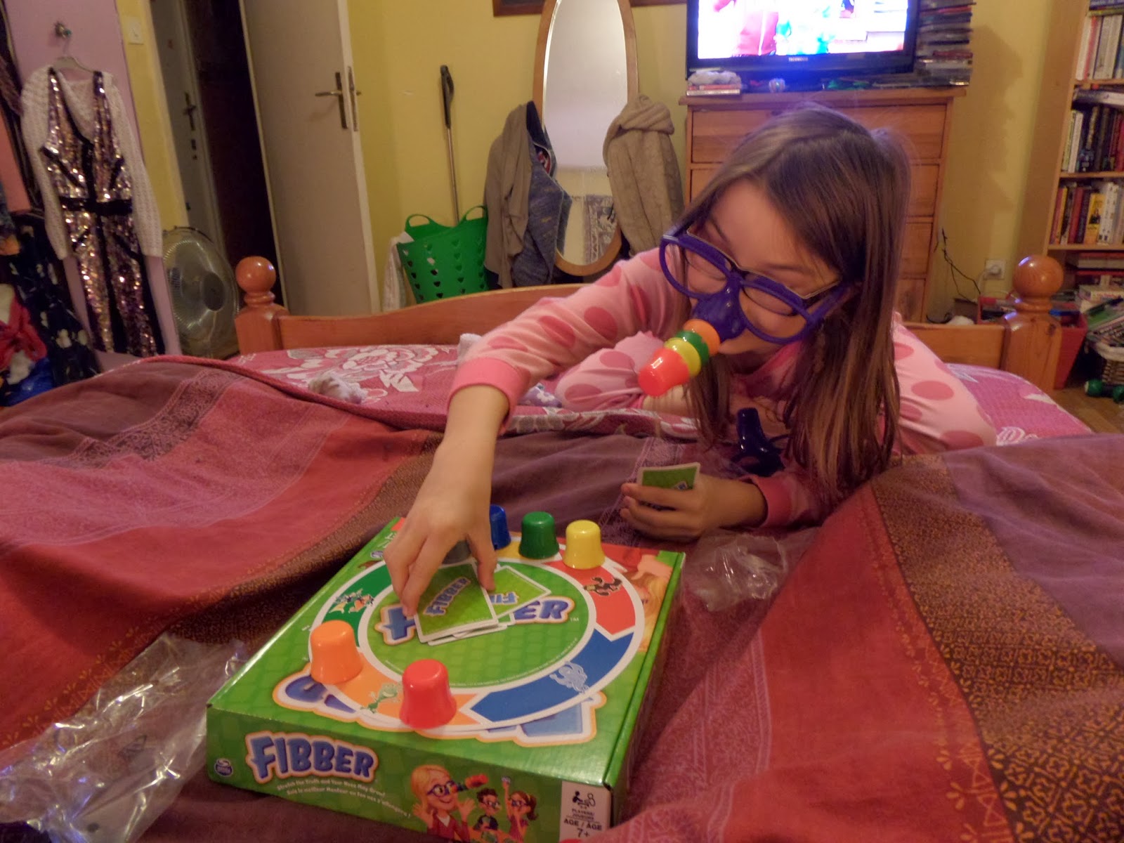 Madhouse Family Reviews: Board game review : Fibber