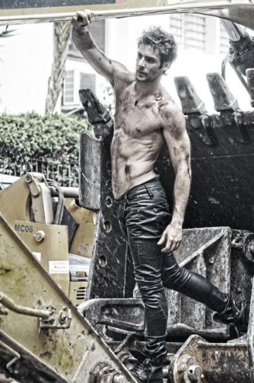 Victor Benain by Rodrigo Marconatto | Oh yes I am