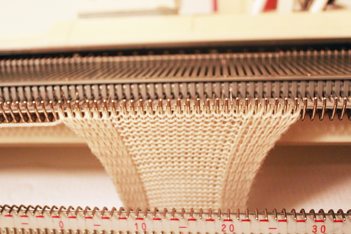 Stitchlogue Blog: handmade by Calista: How to Add Half Milano Edging on ...