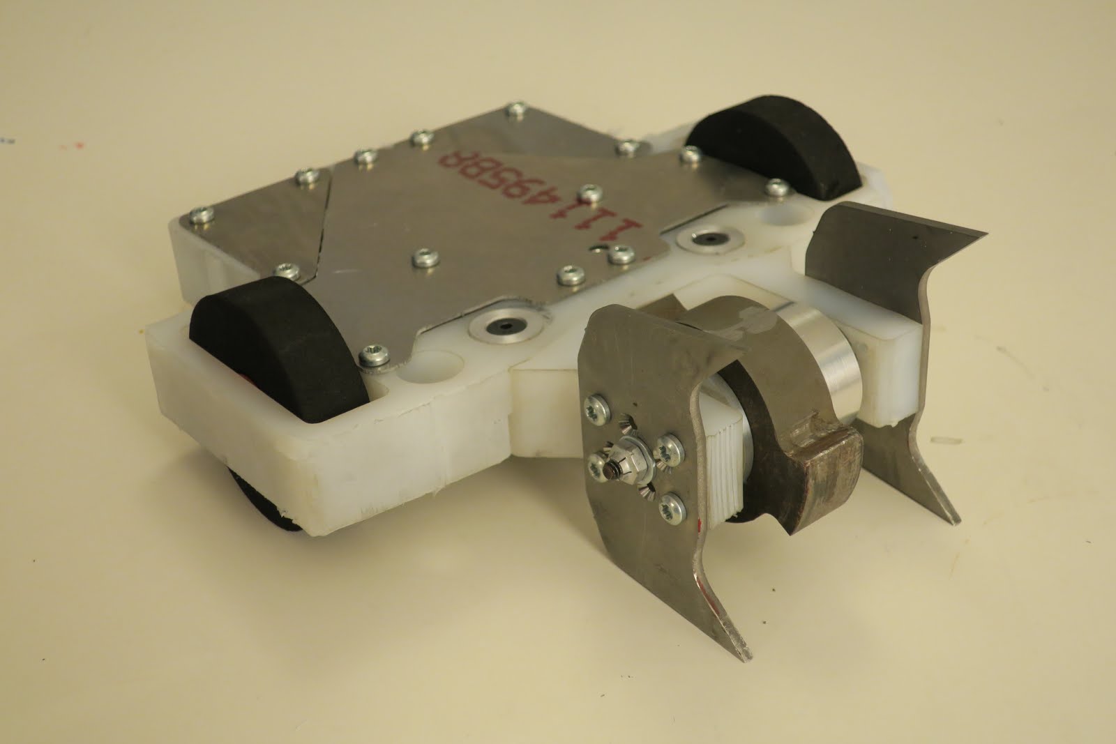 aaronbot3000: Dinner Time: Modular Beetleweight Combat Robot