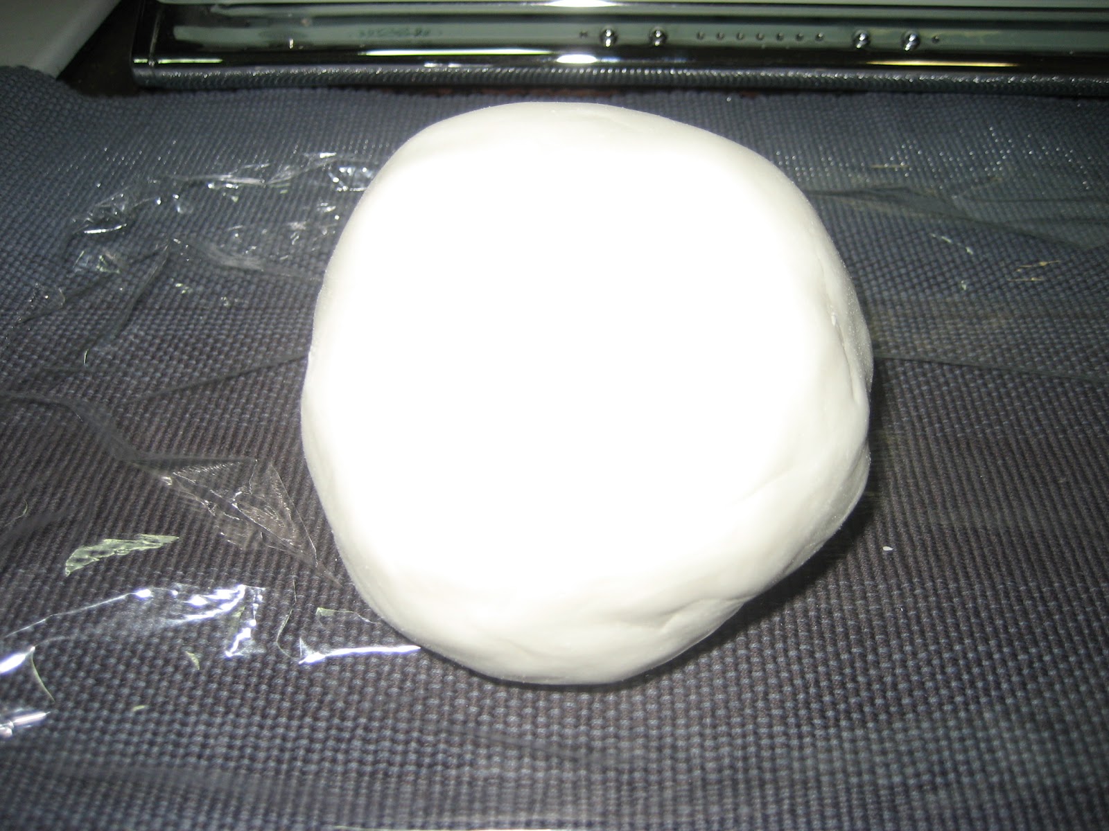 El nido de La Urraquita: FONDANT EXTENDIDO O PASTA AMERICANA (I)